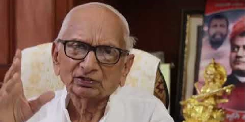 Meet 90 Year Old Great Soul Who Dedicated His Life Serving the Society